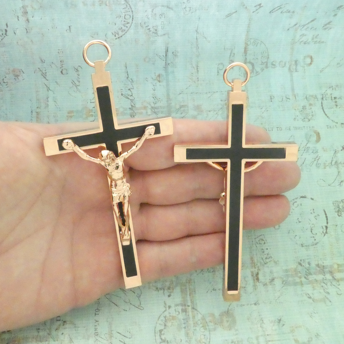 Copper Crucifix Wall Cross Wholesale in Pewter » Cross Charm